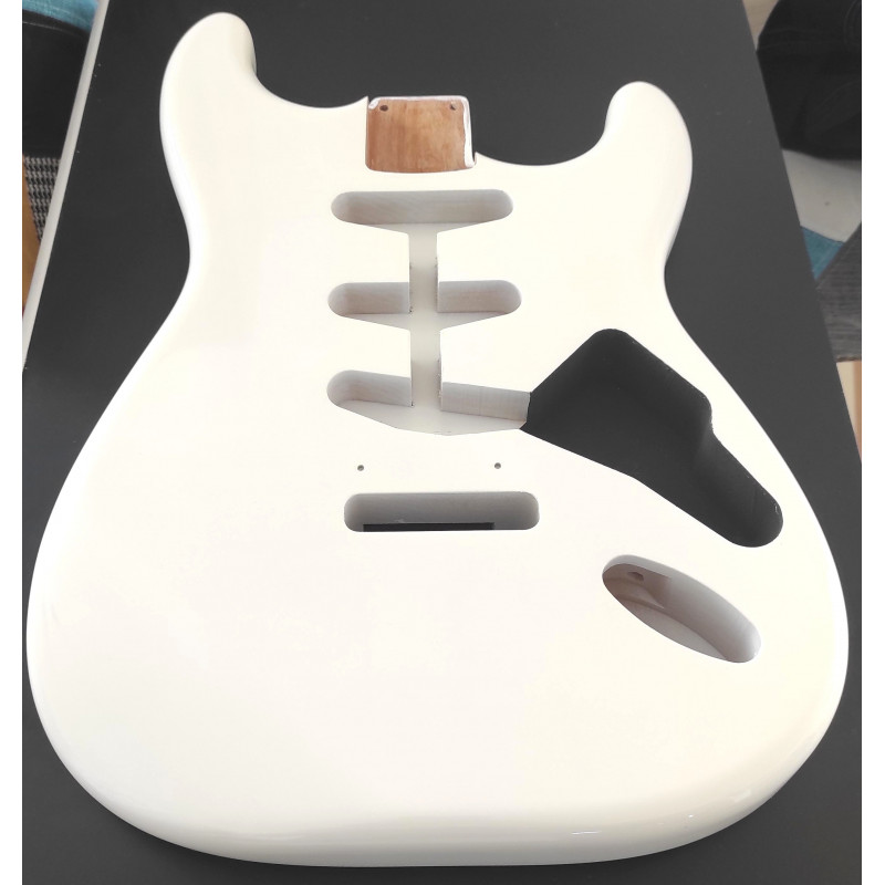 Olympic White, Alder 2 pieces Stratocaster Style SSS body, Nitro